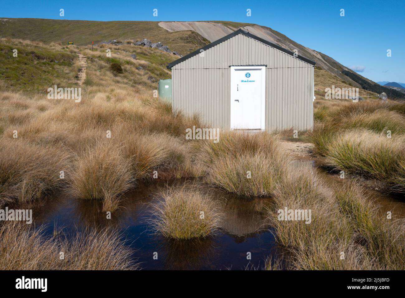 Relax Hut, Pinchgut track, Mount Robert, Nelson Lakes National Park ...
