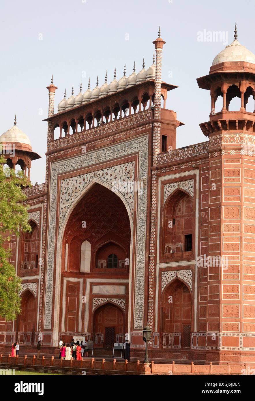 The main gateway ( Entrance Door ) to the Taj Mahal Stock Photo - Alamy