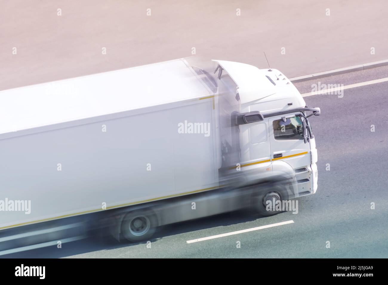 White box truck hi-res stock photography and images - Alamy