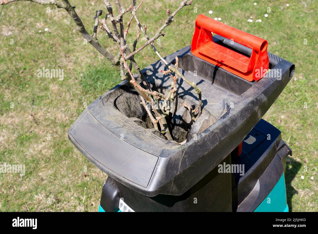 Shredder machine hi-res stock photography and images - Alamy