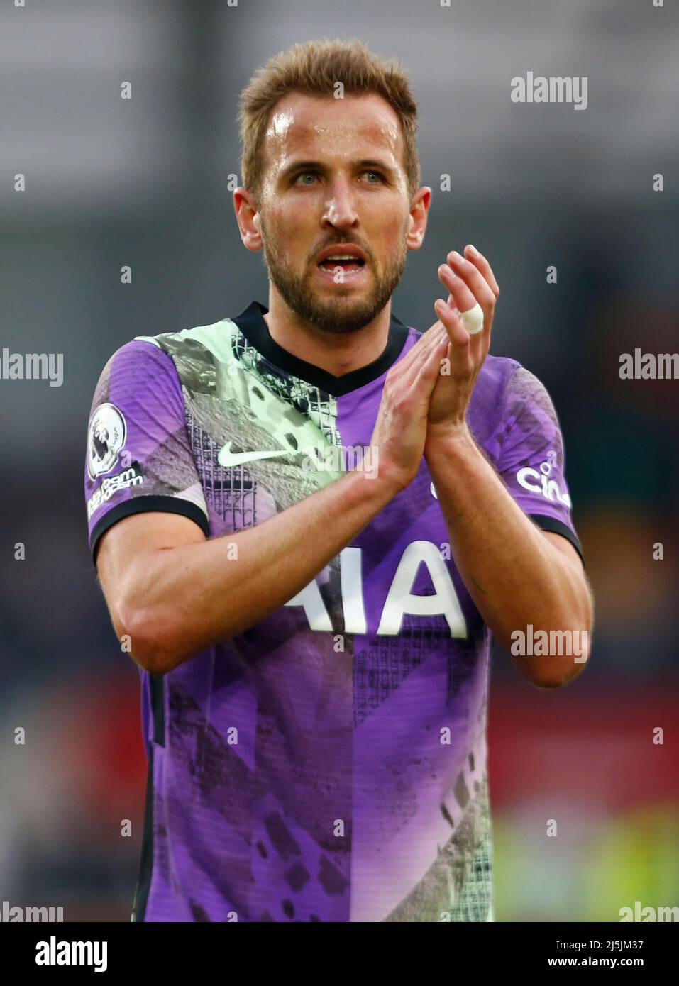 London, England - APRIL 23: Tottenham Hotspur's Harry Kane claps the ...