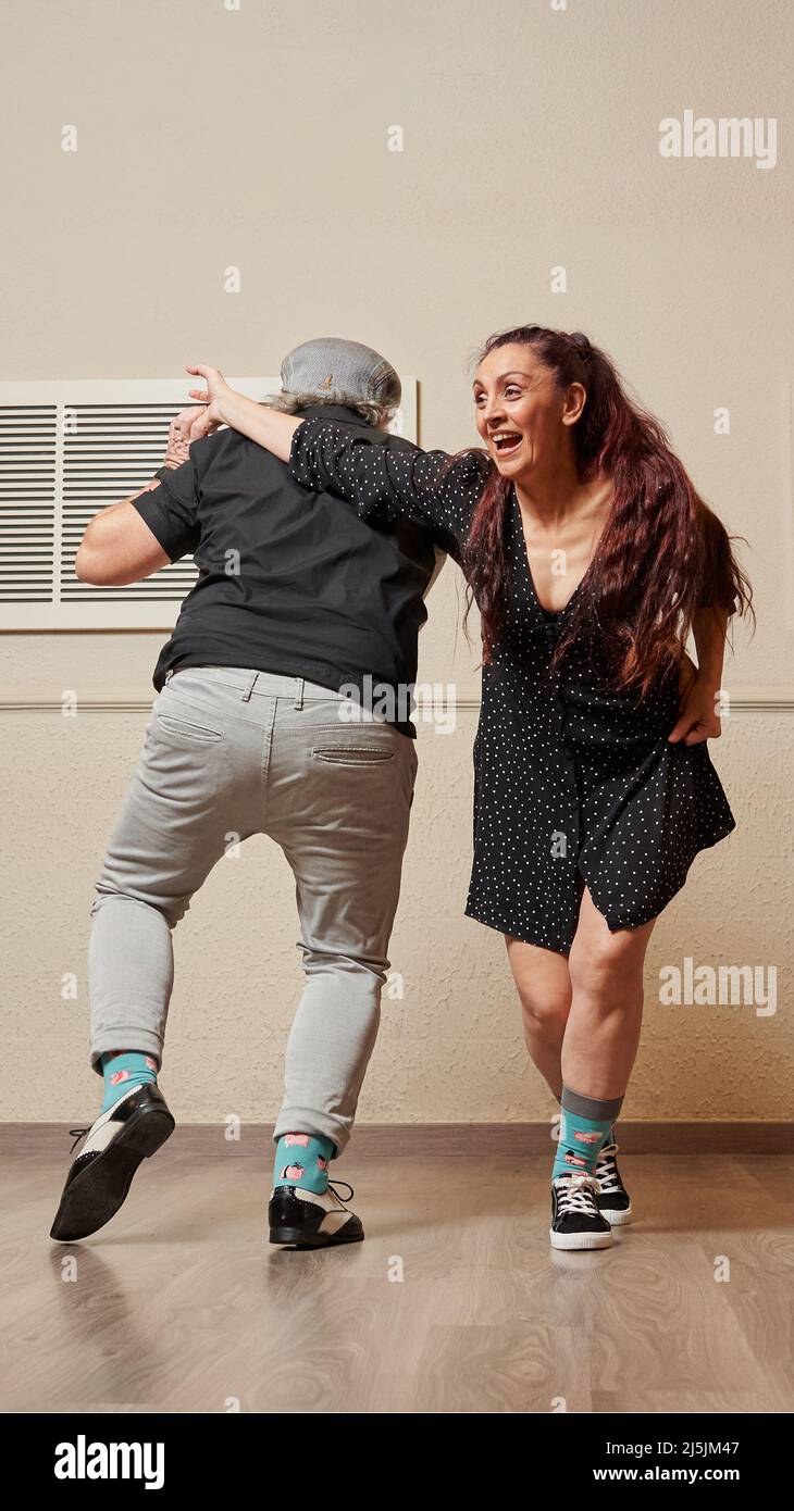 Swing dancing couple vintage hi-res stock photography and images - Alamy