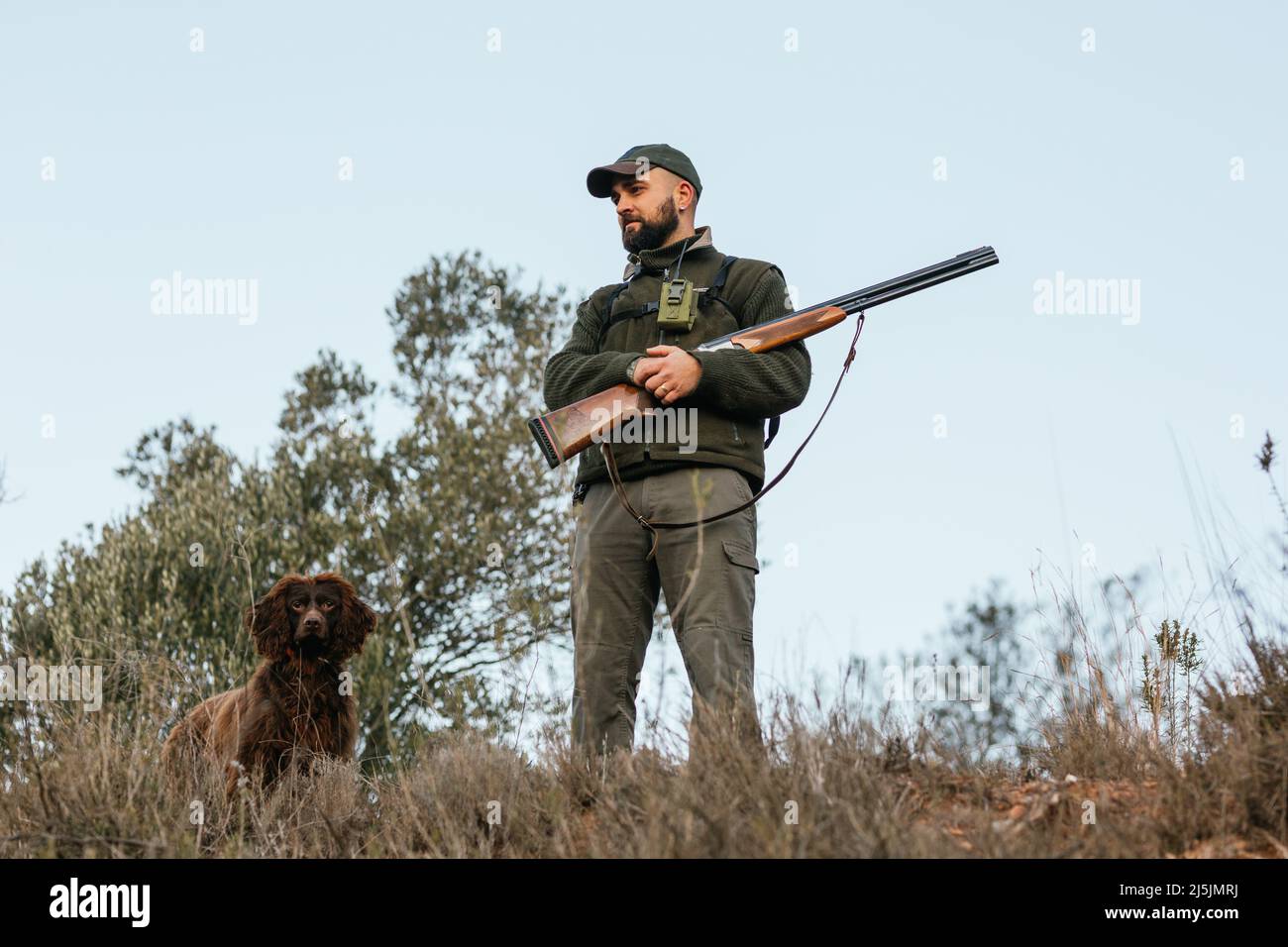 Posing with gun hi-res stock photography and images - Alamy