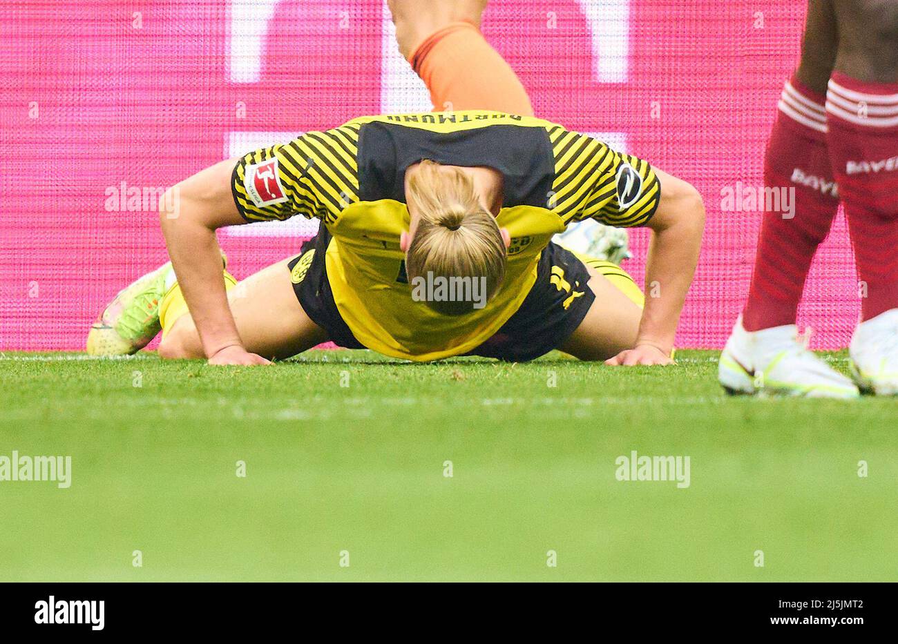 Haaland premier league trophy hi-res stock photography and images - Alamy