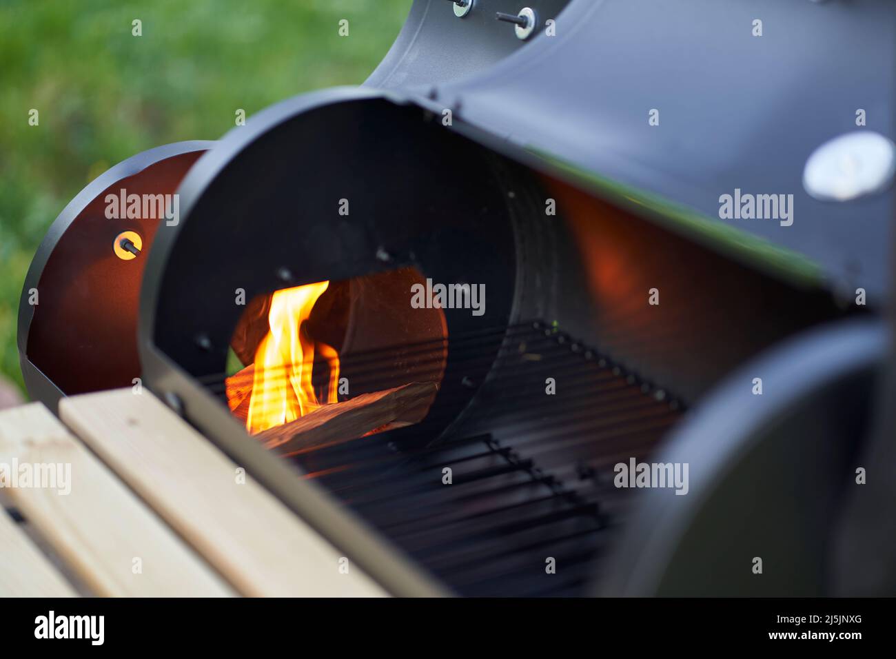 Barbeque smoker new hi-res stock photography and images - Alamy
