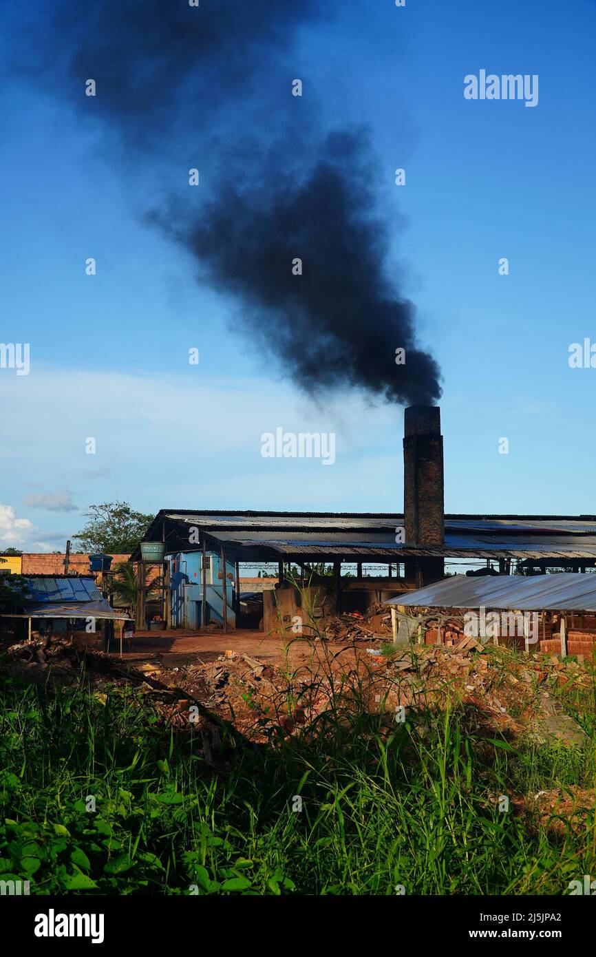 Lorry loaded with bricks hi-res stock photography and images - Alamy