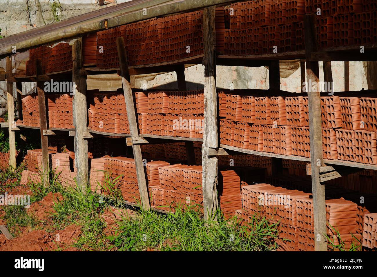 Lorry loaded with bricks hi-res stock photography and images - Alamy