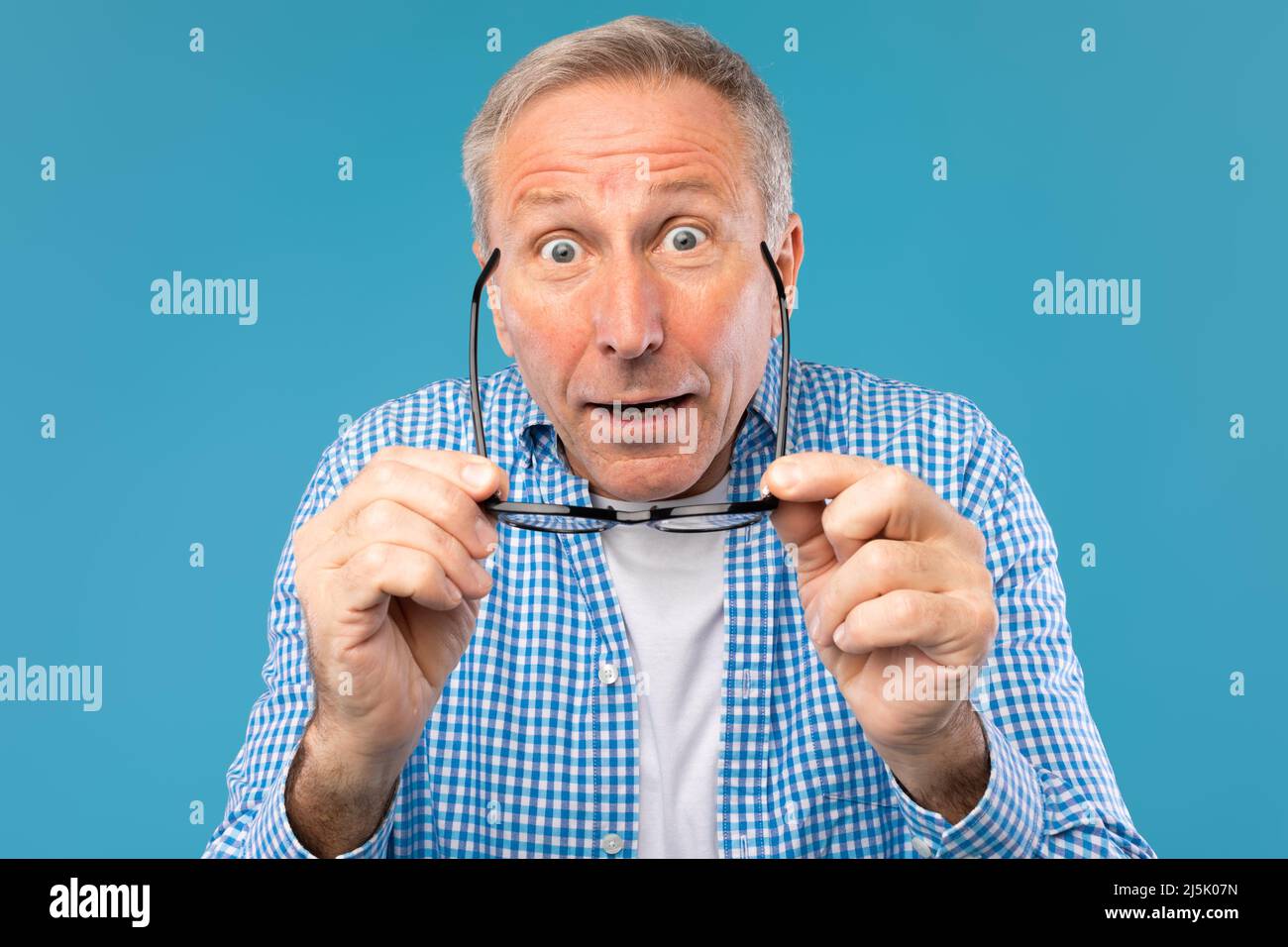 Staring off camera hi-res stock photography and images - Alamy