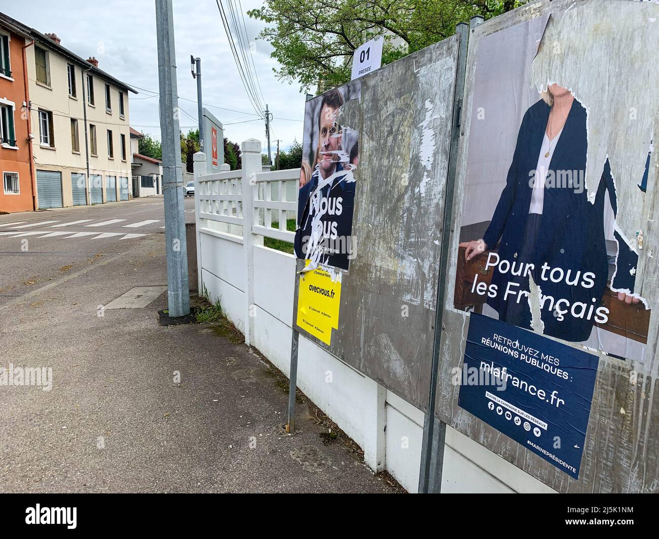 Emmanuel Macron (LREM) vs Marine Le Pen (RN), French Presidential ...