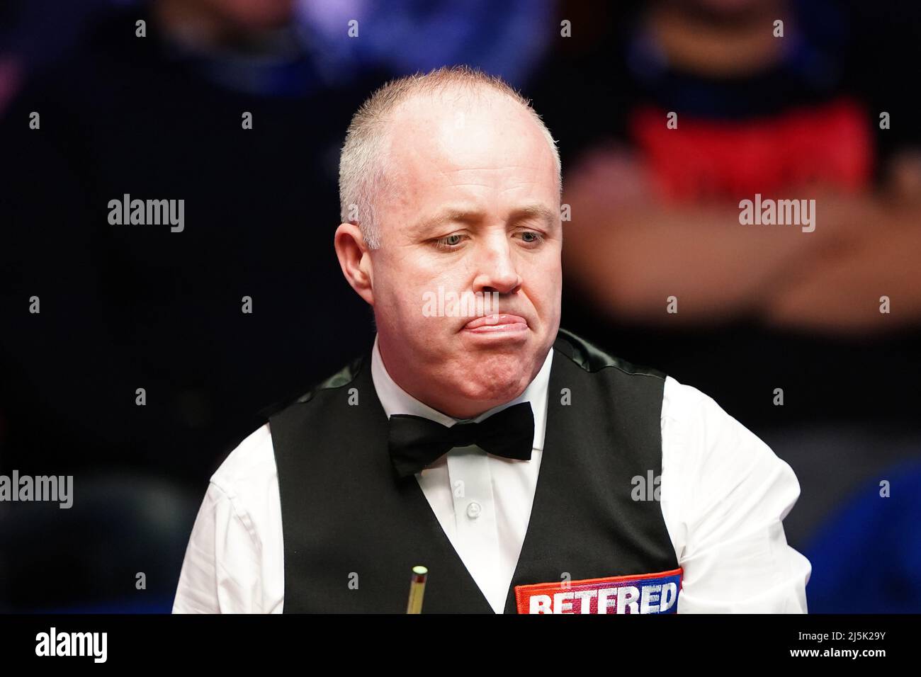 Scotland's John Higgins in action against Thailand's Noppon Saengkham ... Scotland's John Higgins in action against Thailand's Noppon Saengkham ...