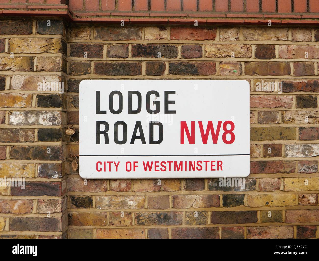 Lodge road sign hi-res stock photography and images - Alamy