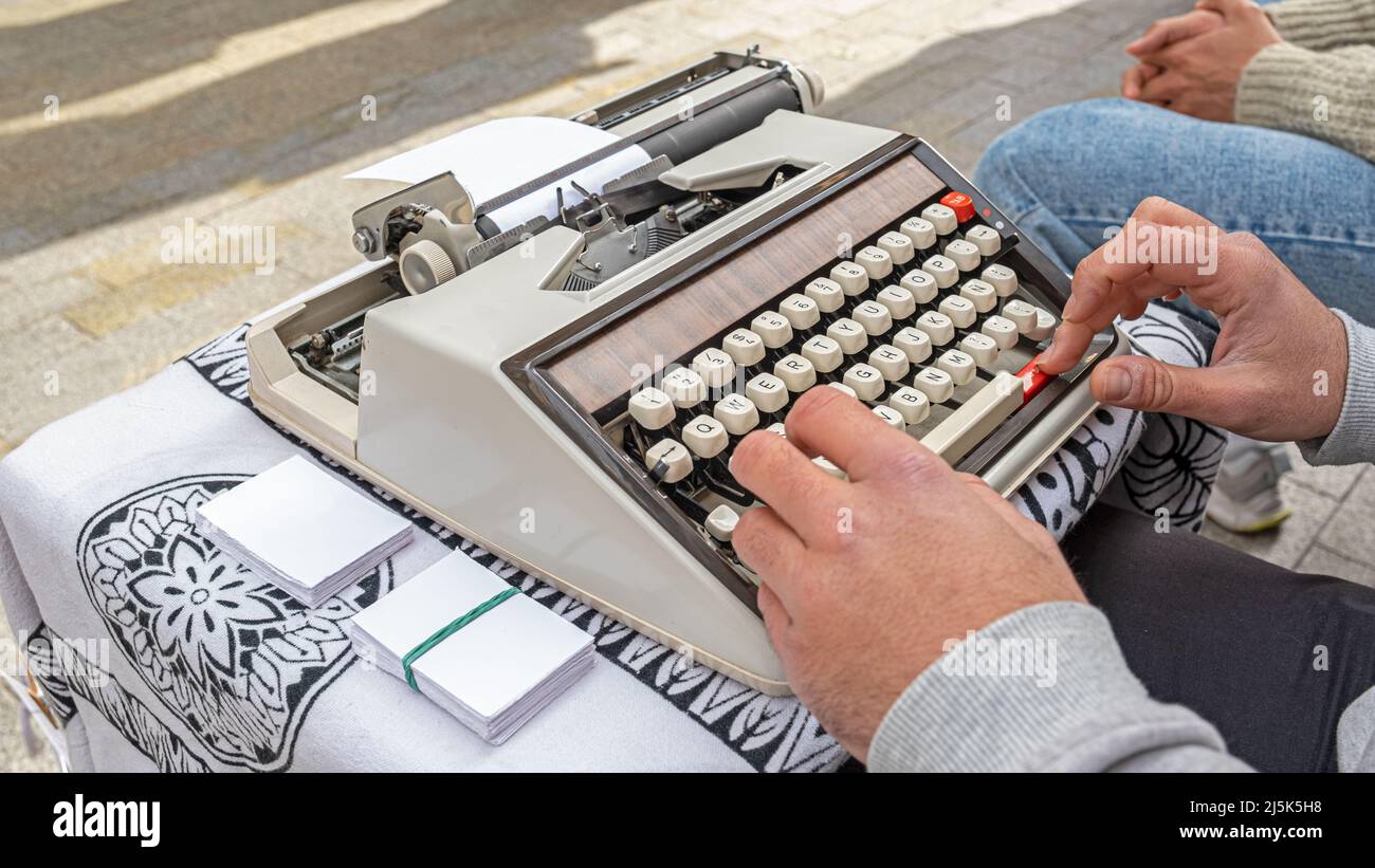 Old style typing hi-res stock photography and images - Alamy