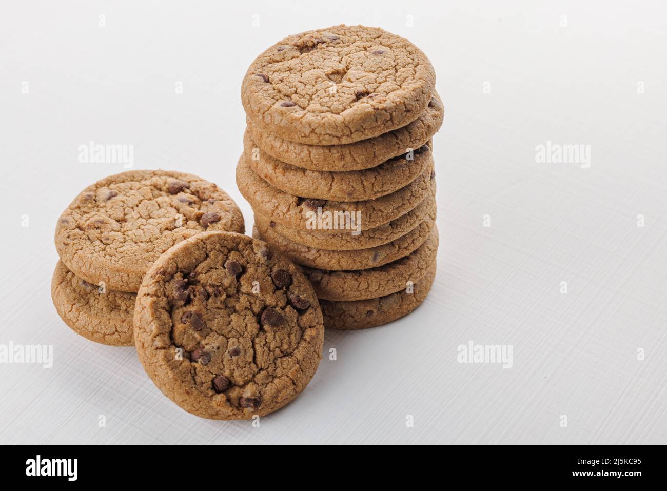 Group round chocolate cookies hi-res stock photography and images - Alamy