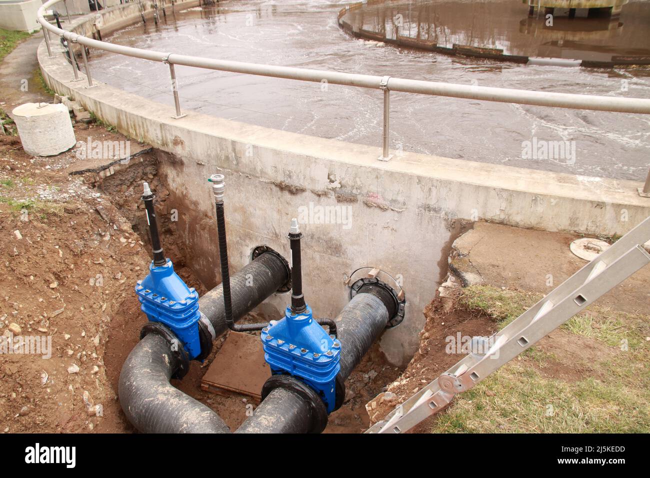 Gate valve and emergency bypass valve in front of an aeration tank in a ...