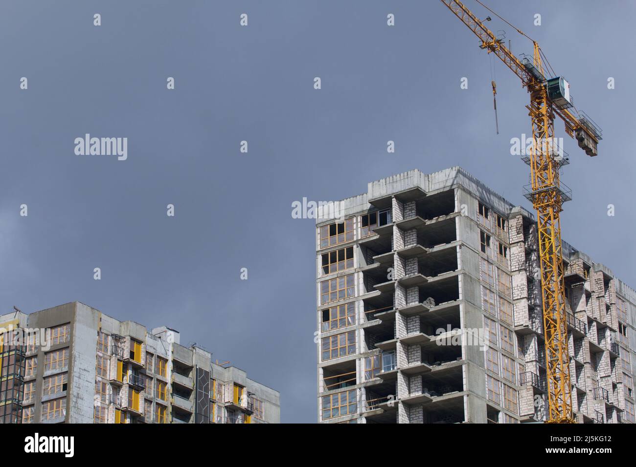 Construction of multi-storey buildings. Modern multi-storey building ...