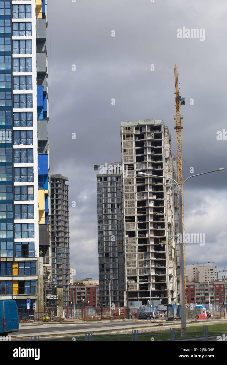 Construction of multi-storey buildings. Modern multi-storey building ...