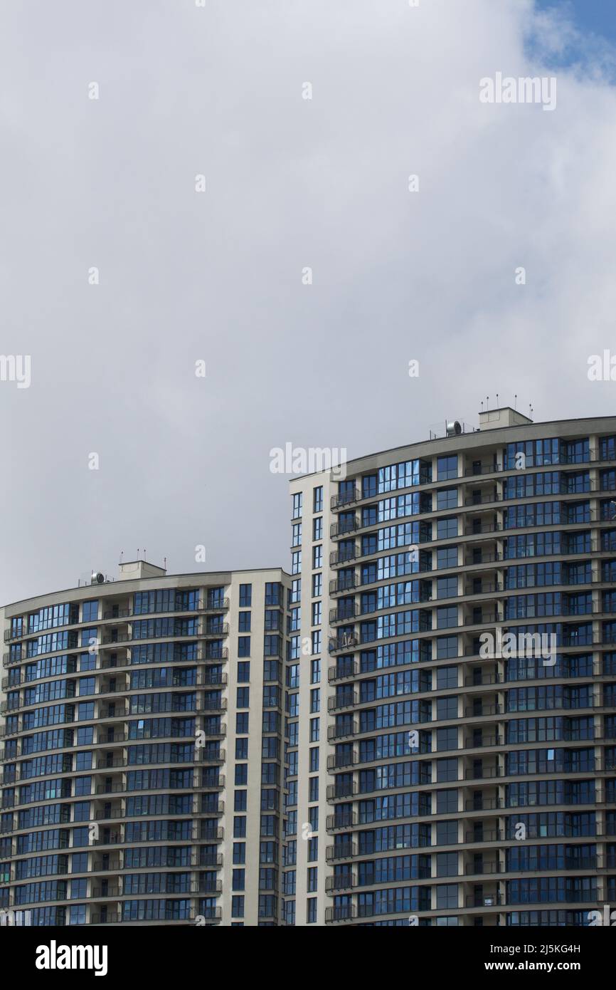 Construction of multi-storey buildings. Modern multi-storey building ...