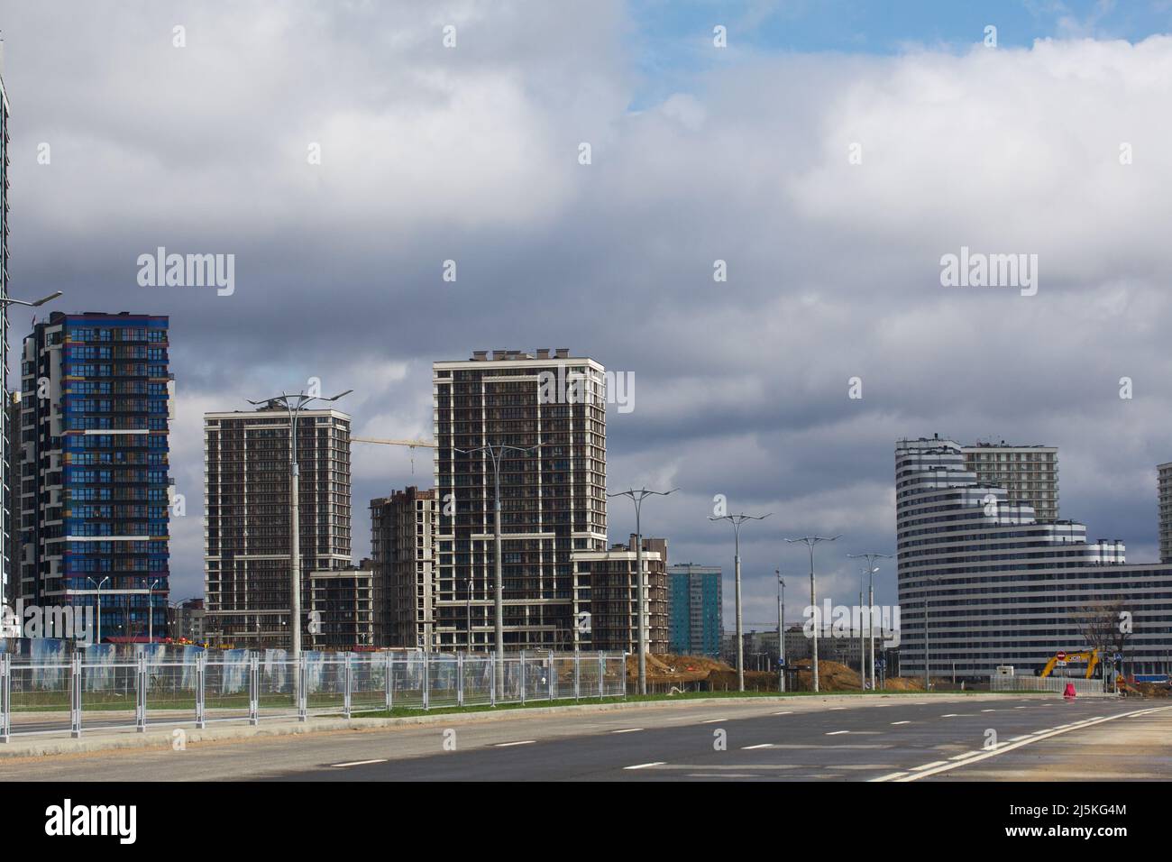 Construction of multi-storey buildings. Modern multi-storey building ...