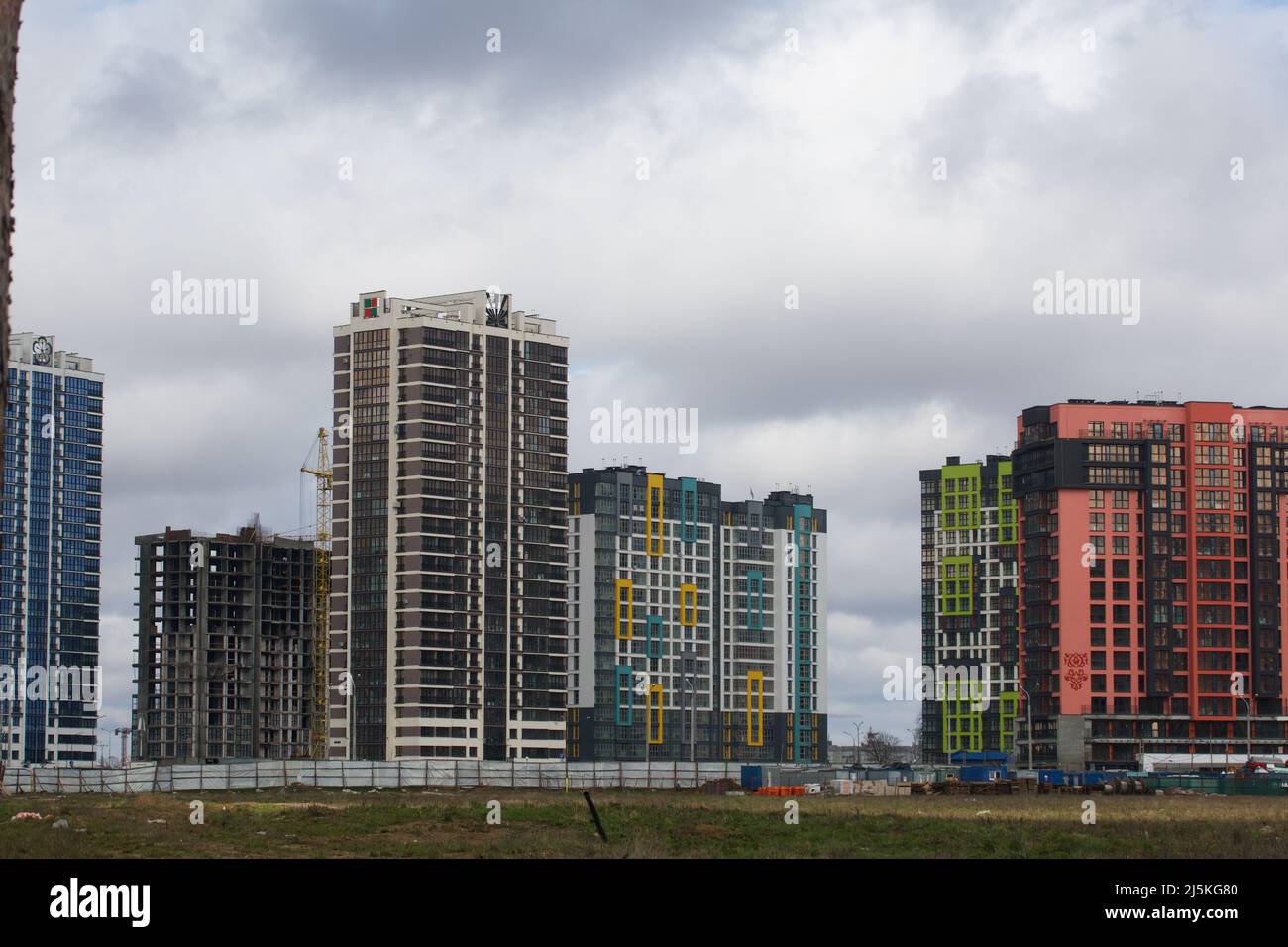 Construction of multi-storey buildings. Modern multi-storey building ...