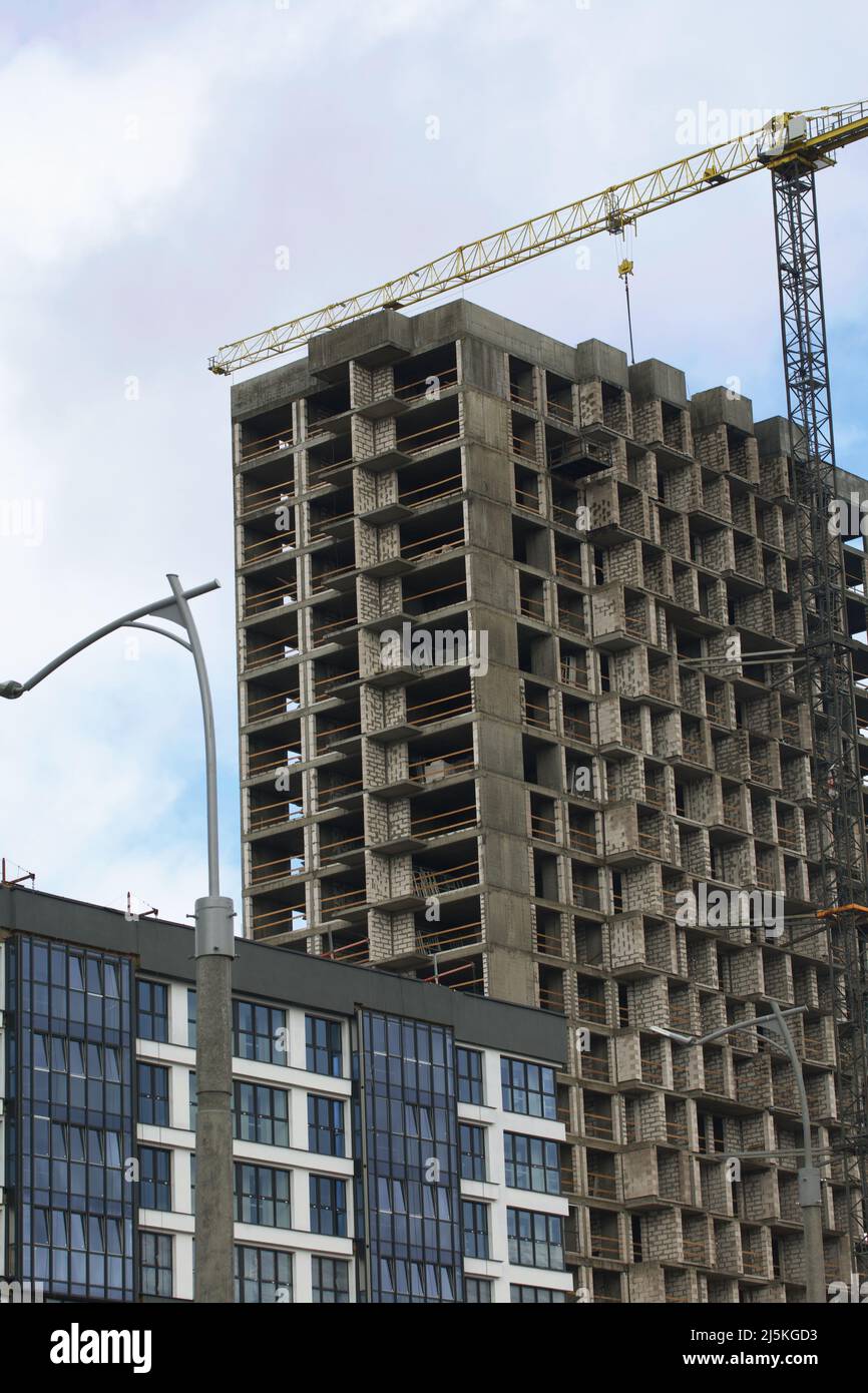 Construction of multi-storey buildings. Modern multi-storey building ...