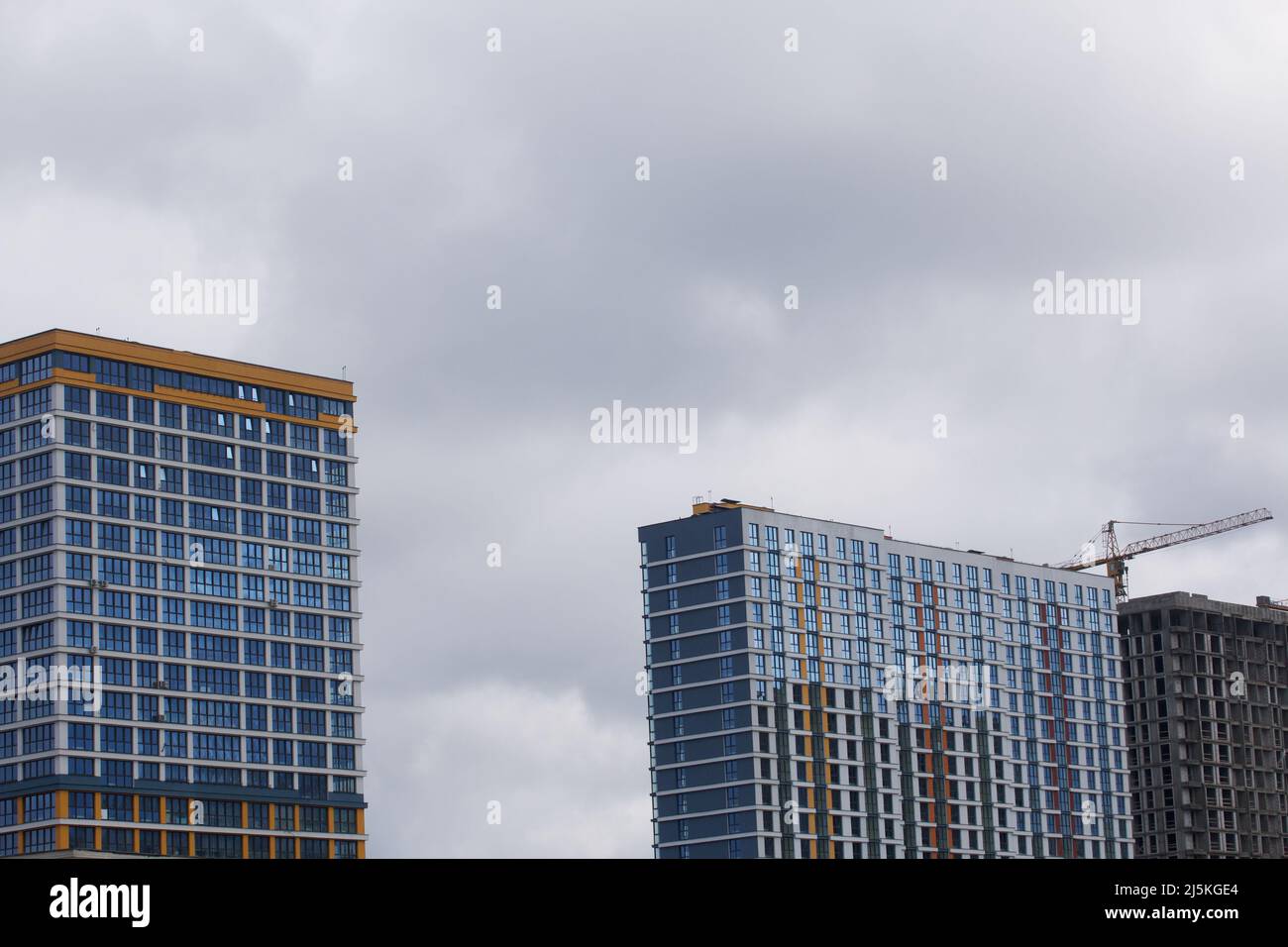 Construction of multi-storey buildings. Modern multi-storey building ...