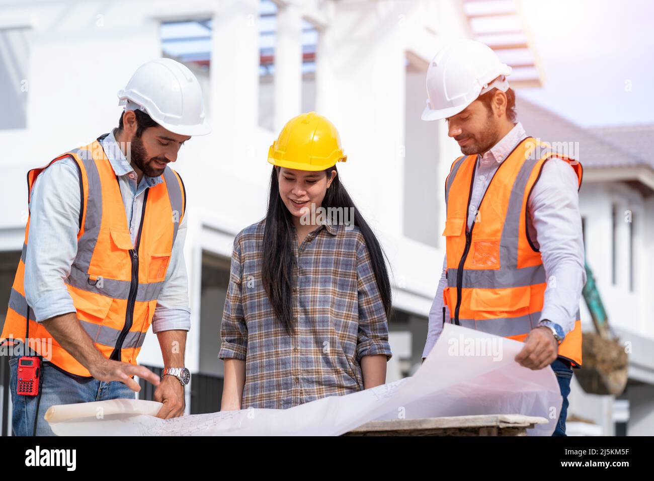 Engineer foreman discussion work control to building construction ...