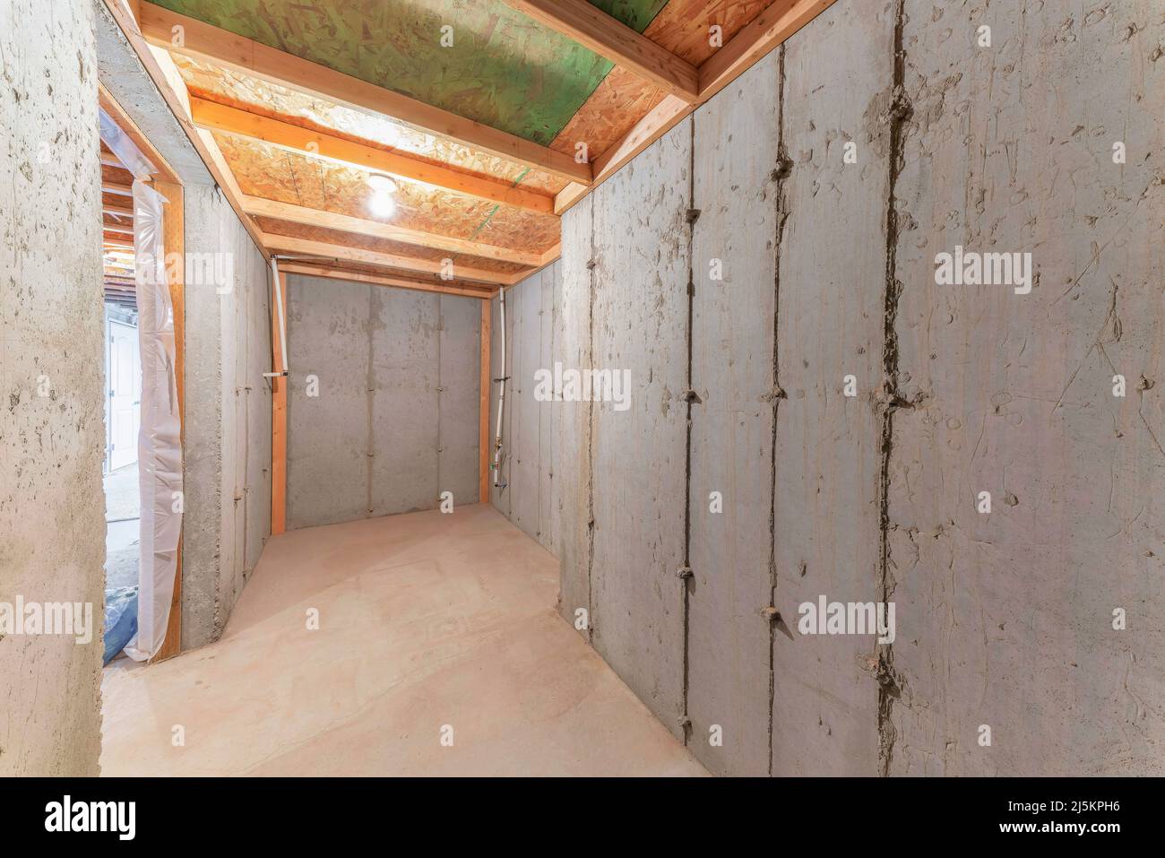 Unfinished cold storage room interior at the basement Stock Photo - Alamy