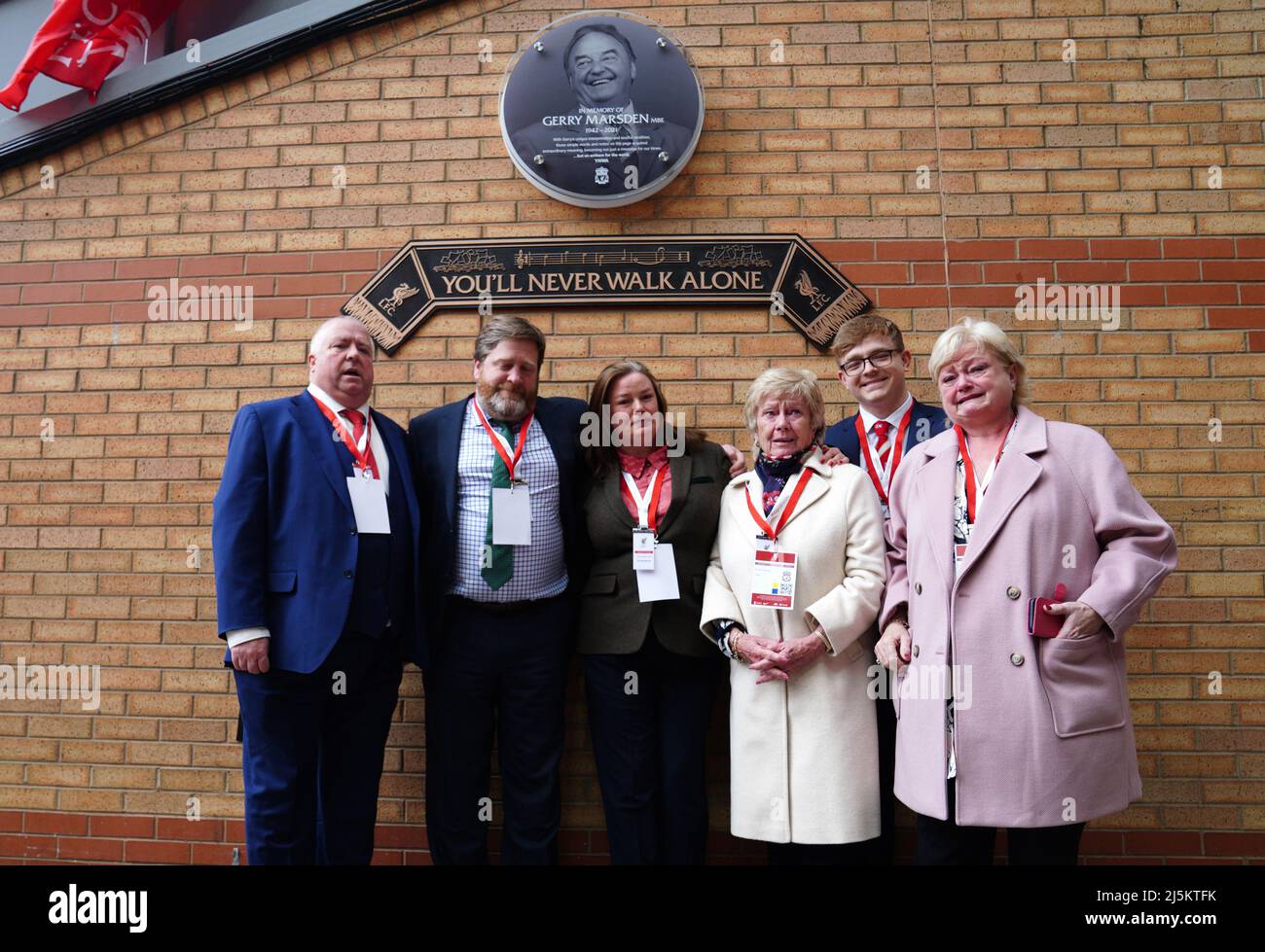 Gerry Marsden's family unveil a plaque in his memory before the Premier ...