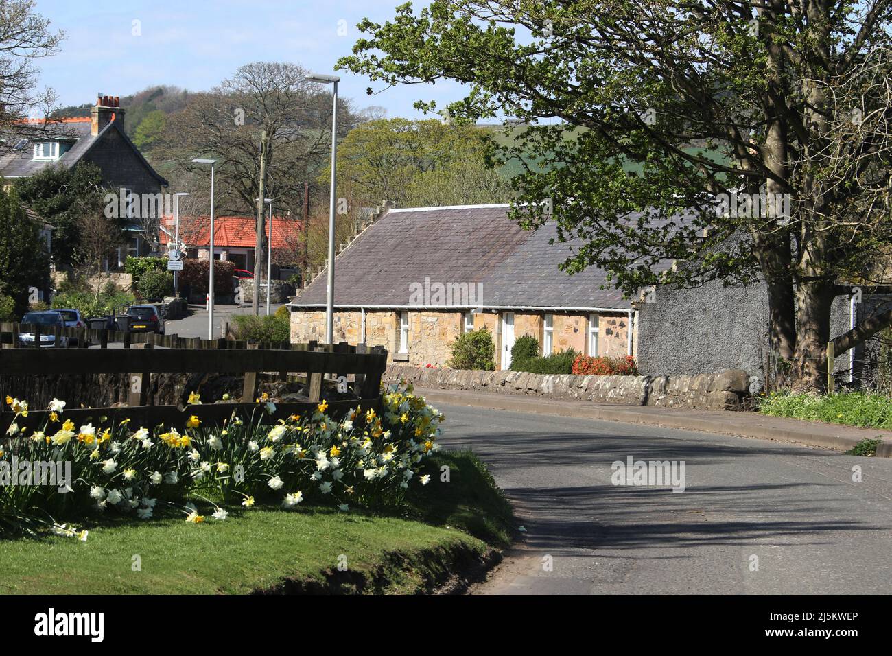 Low level cottages hi-res stock photography and images - Alamy