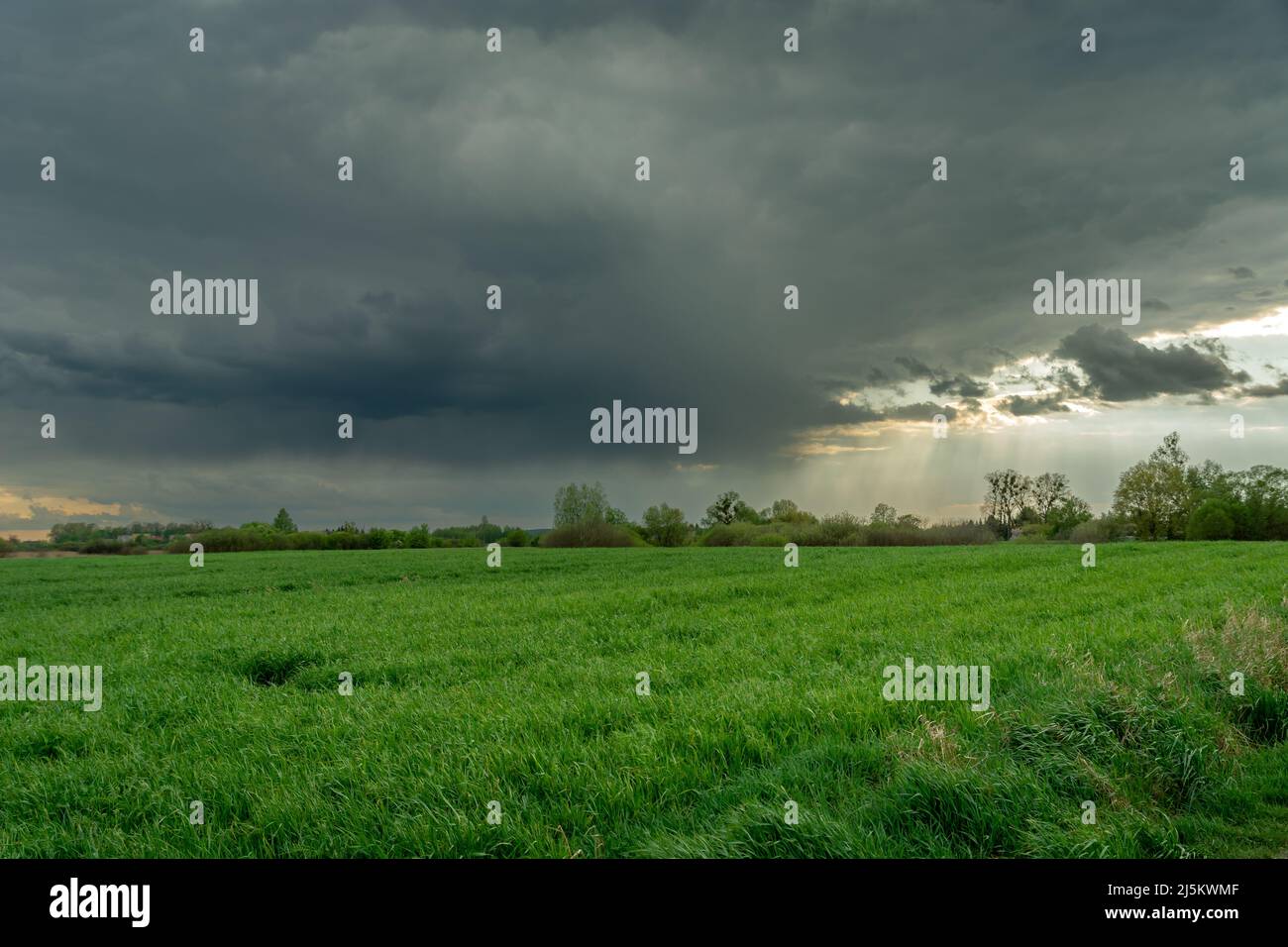 Black rain cloud hi-res stock photography and images - Alamy