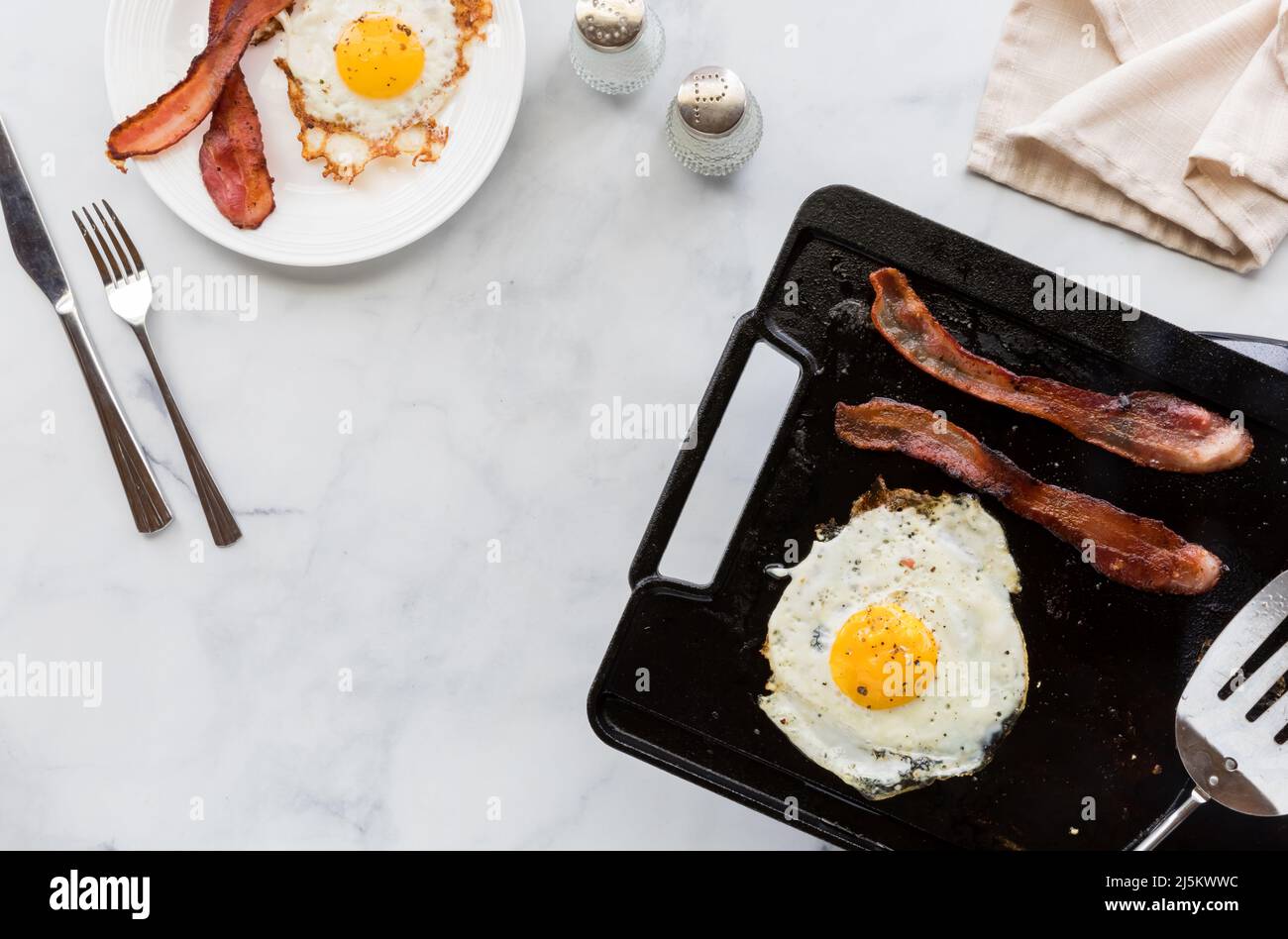 Top down pan hi-res stock photography and images - Alamy