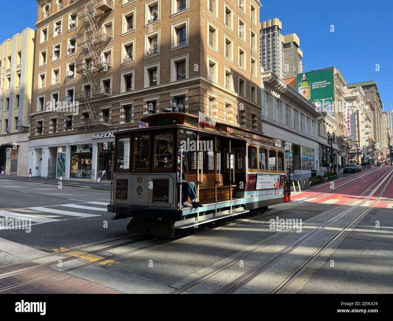 Cable car runs along hi-res stock photography and images - Alamy