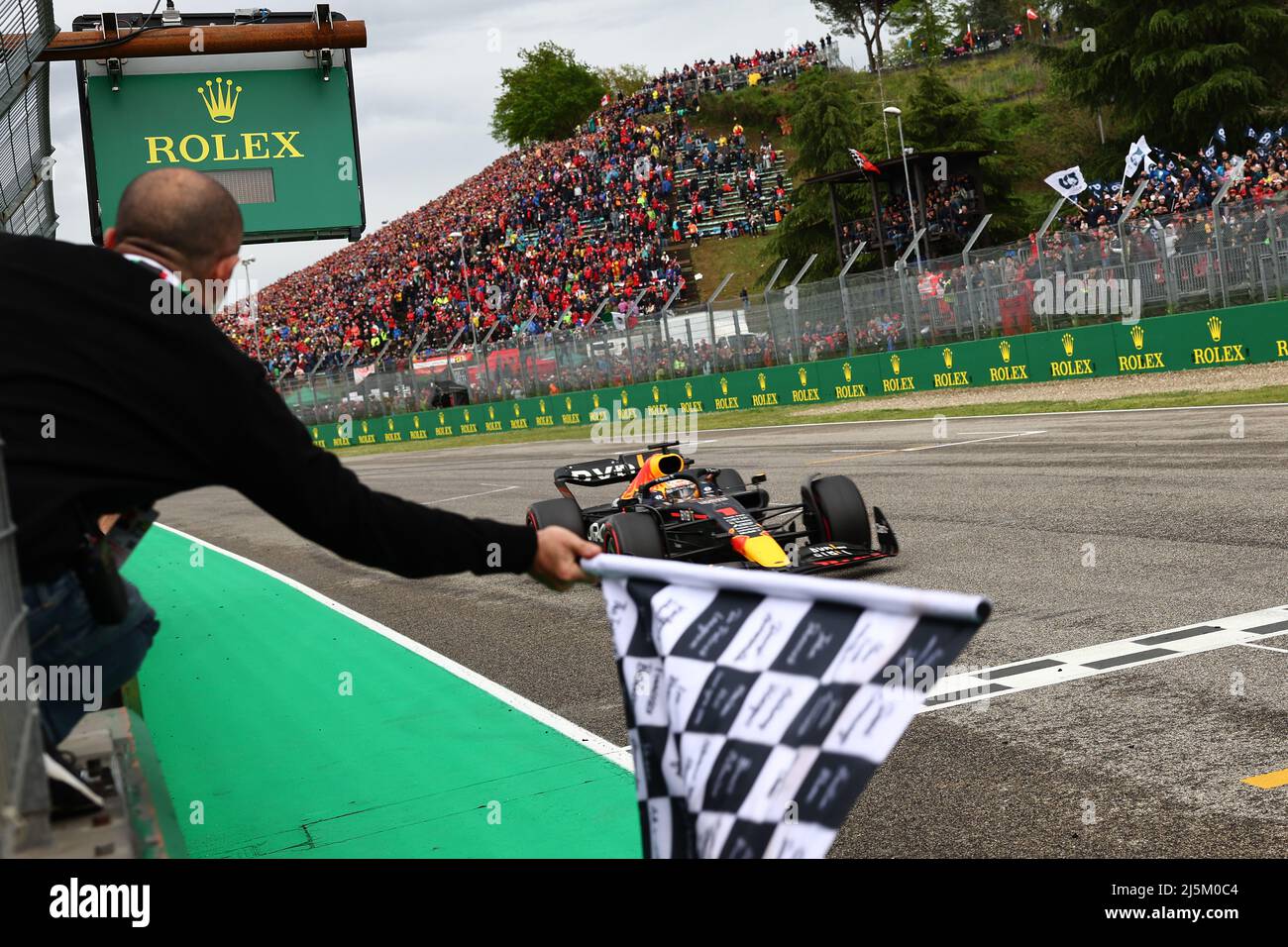 Formula 1 chequered flag 2022 hi-res stock photography and images - Alamy