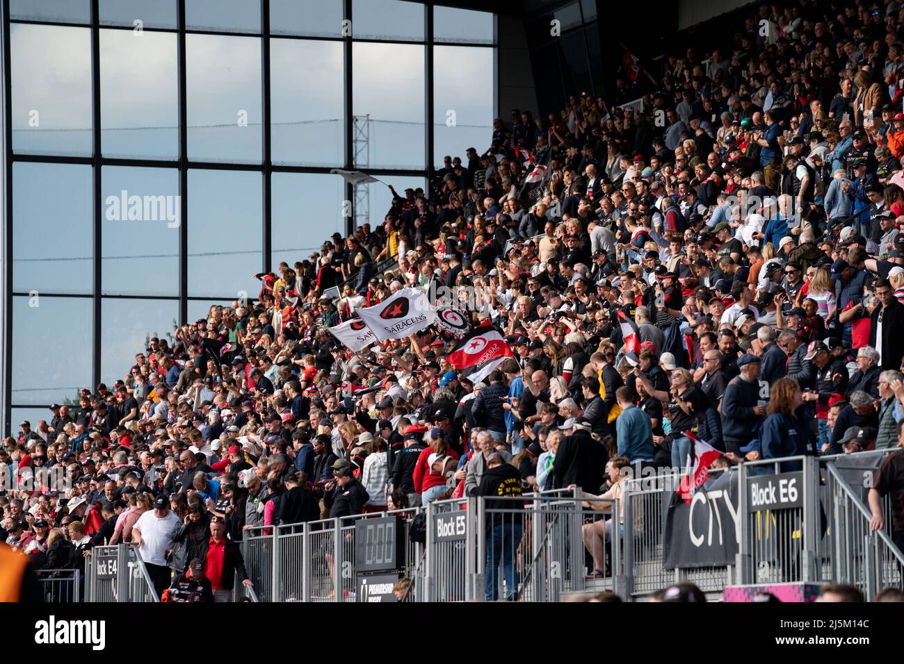 Exeter chiefs fans hi-res stock photography and images - Alamy