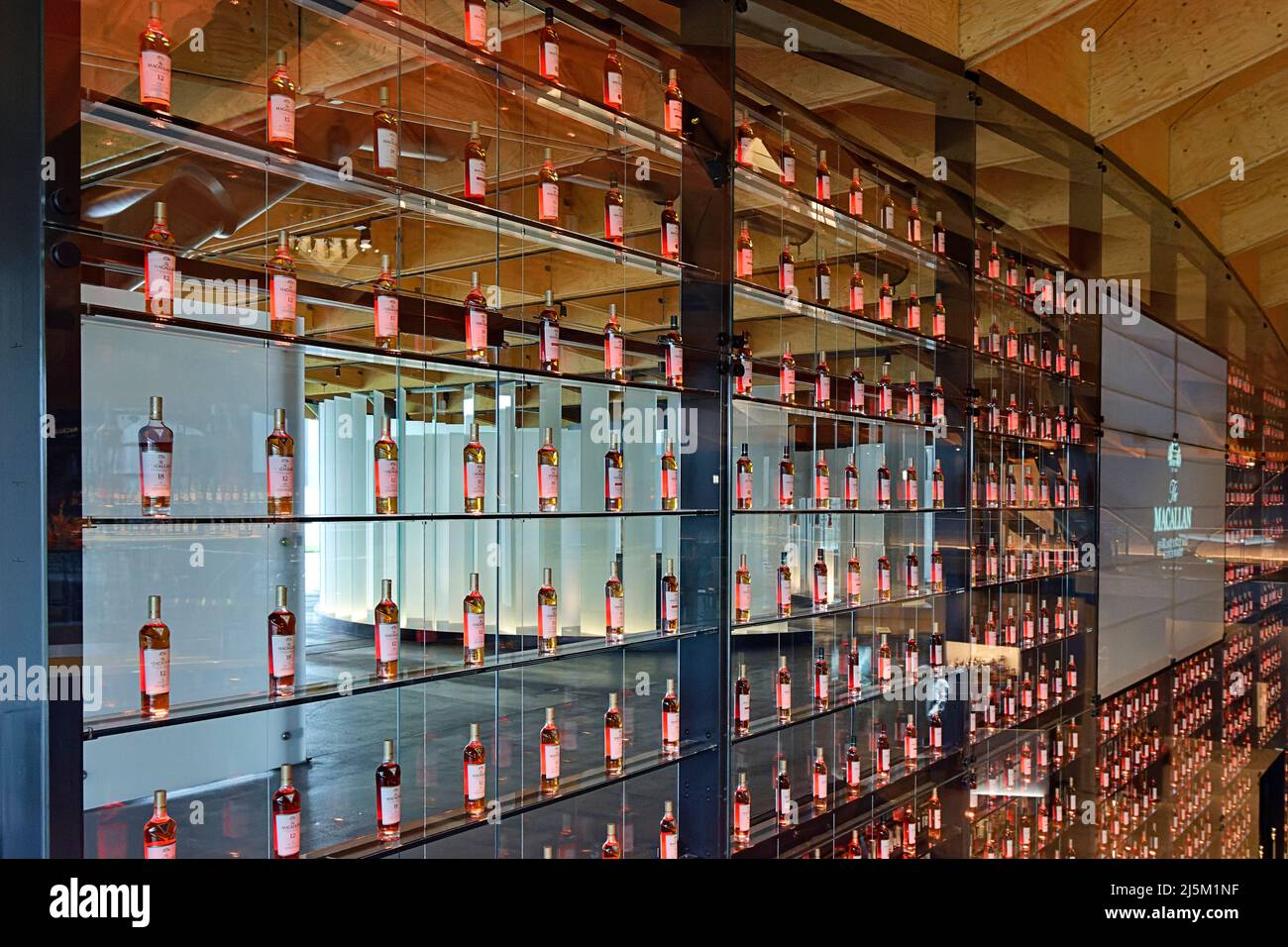 MACALLAN WHISKY DISTILLERY INTERIOR CRAIGELLACHIE SCOTLAND A GLASS WALL ...