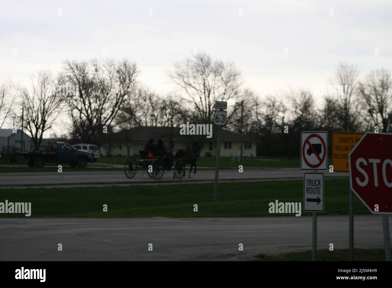Amish in Northern Missouri on route 63 Stock Photo - Alamy