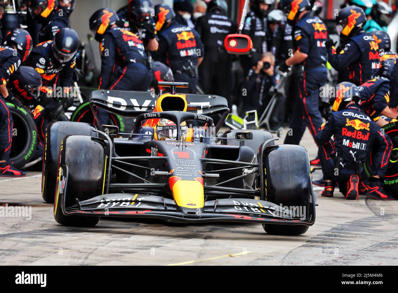 F1 max verstappen 2022 pitstop hi-res stock photography and images - Alamy