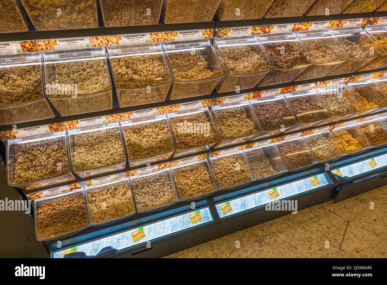 Supermarket snacks shelves hi-res stock photography and images - Alamy