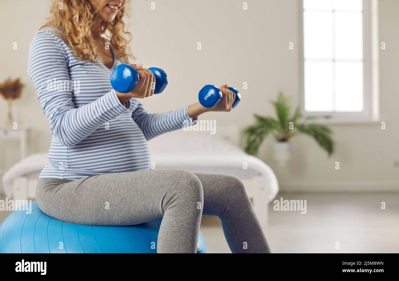 Pregnant exercise ball hi-res stock photography and images - Alamy