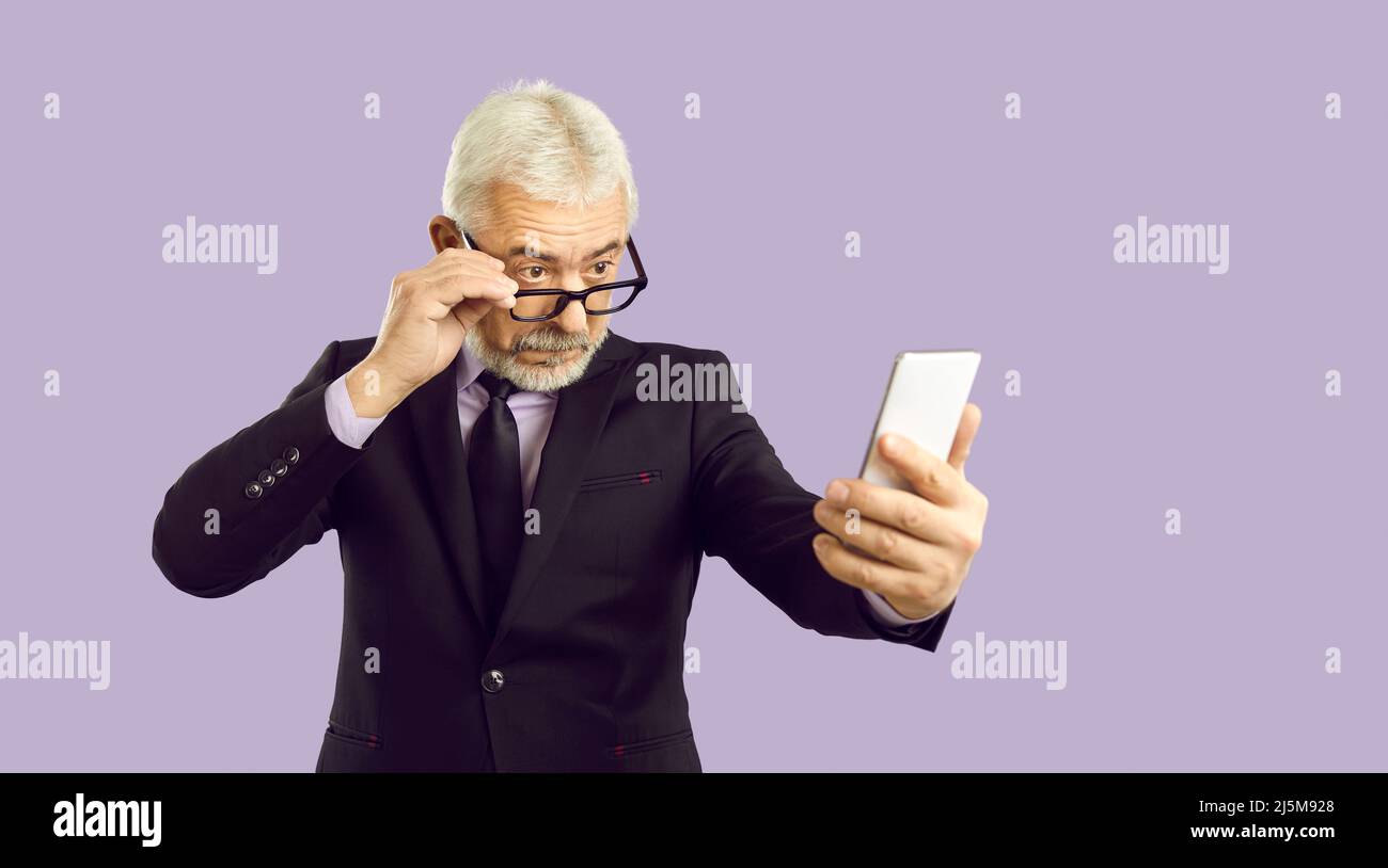 Smart old man hi-res stock photography and images - Alamy