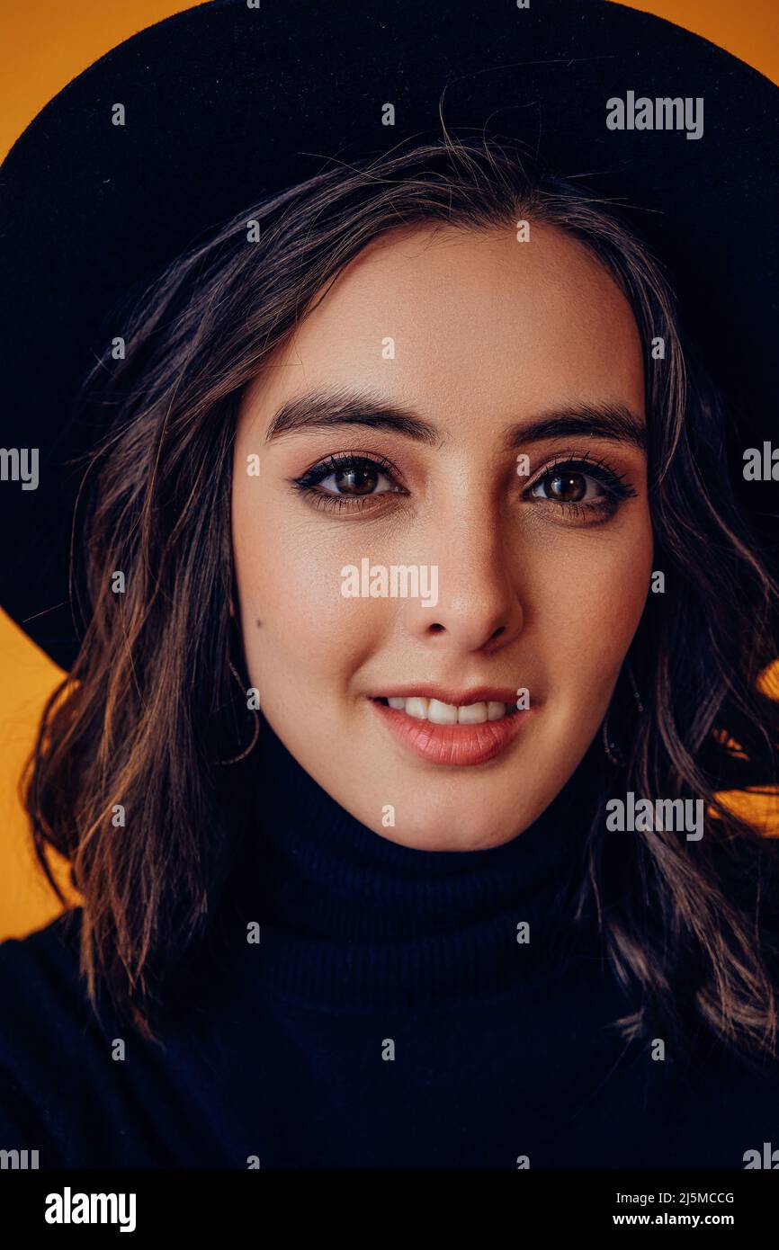 Beautiful businesswoman smiling posing camera hi-res stock photography ...