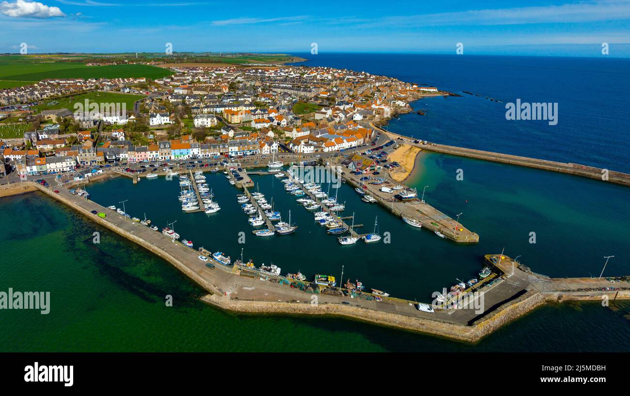 Anstruther harbour in fife scotland hi-res stock photography and images ...