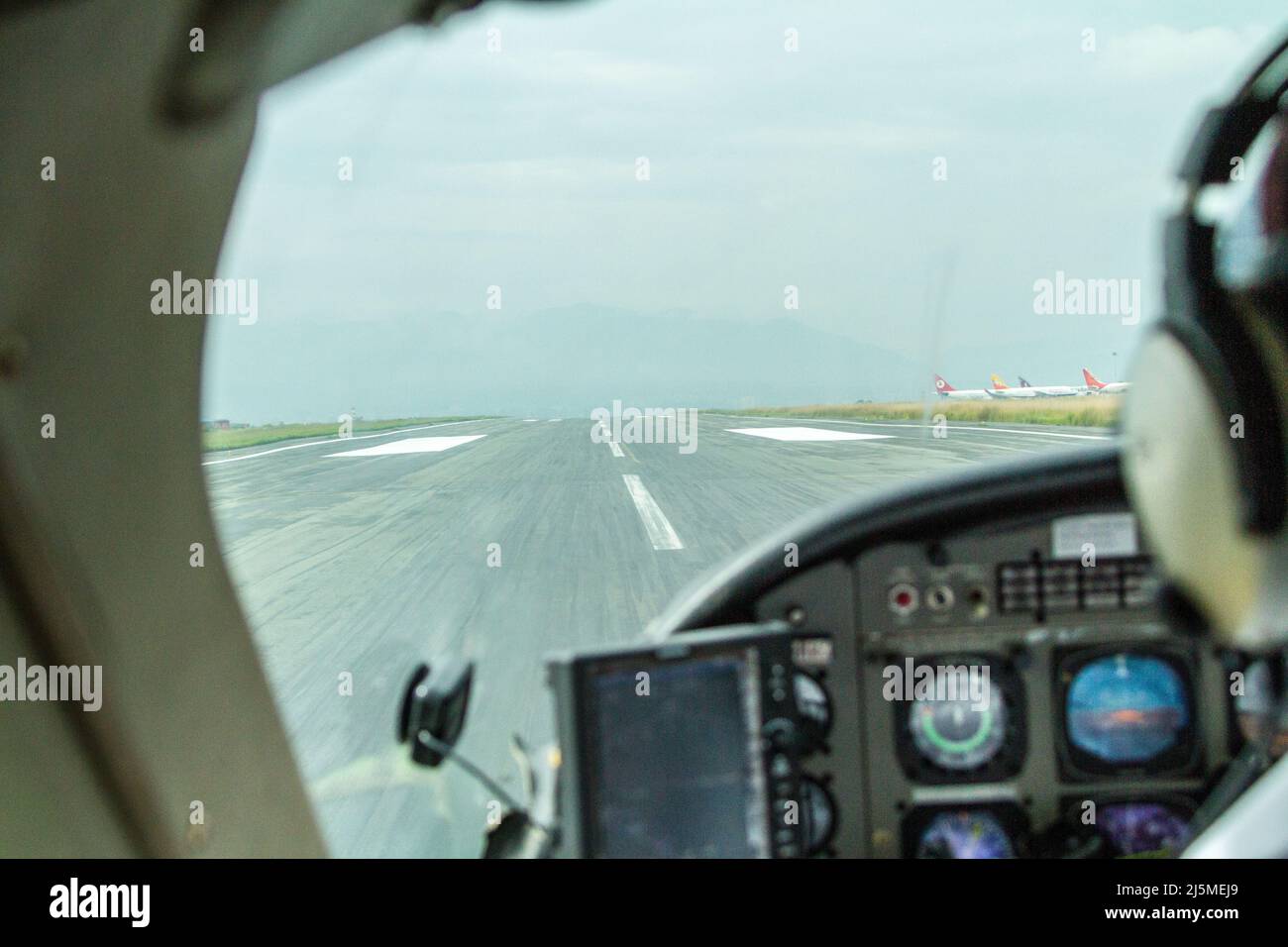 Pilot's view hi-res stock photography and images - Alamy