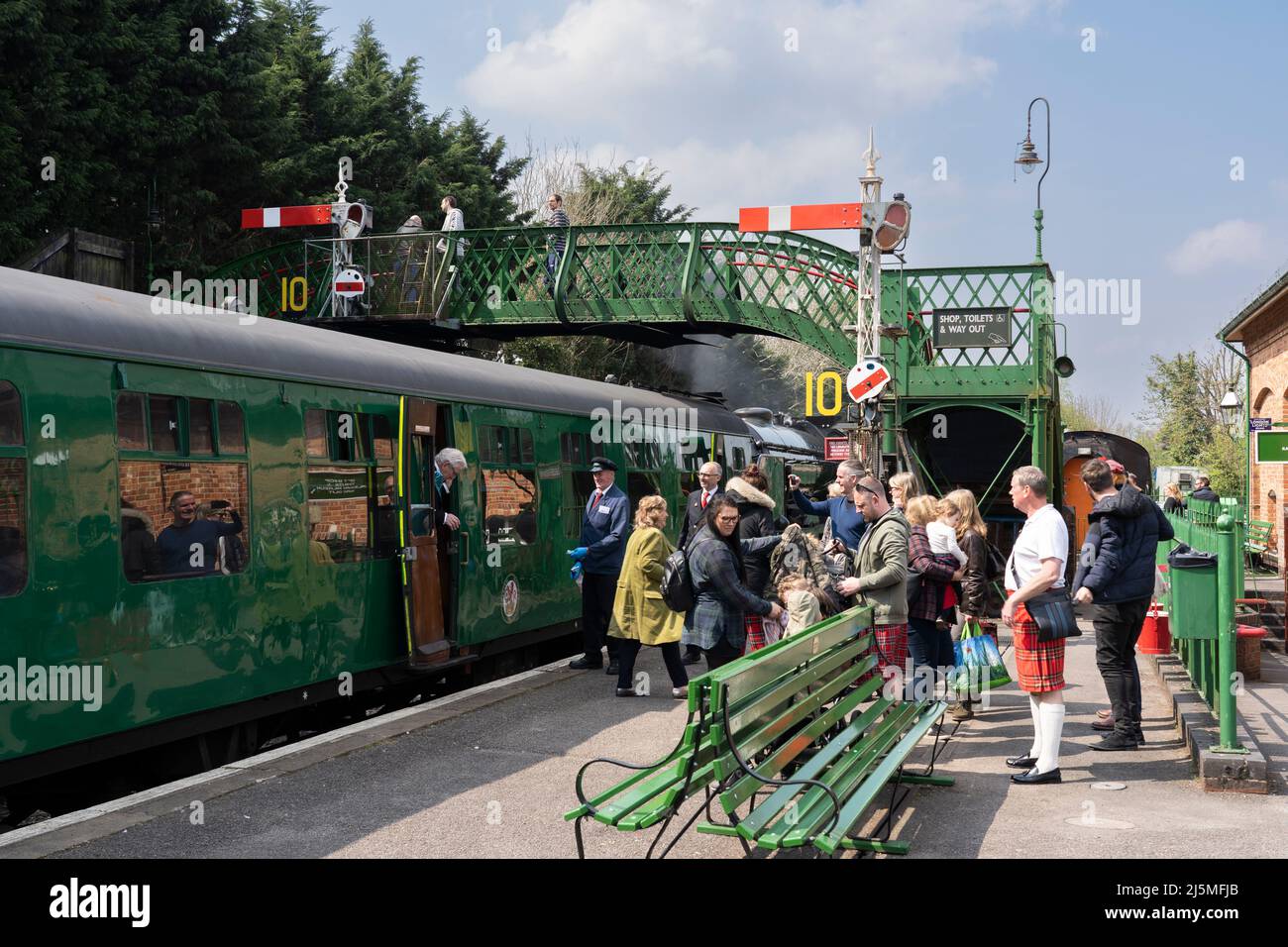 Watercress railway hi-res stock photography and images - Alamy