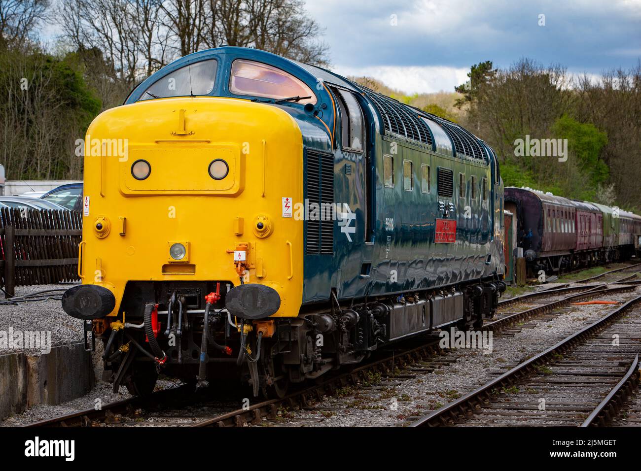 Former BR Class 55 "Deltic", 55019 named "Royal Highland Fusilier ...