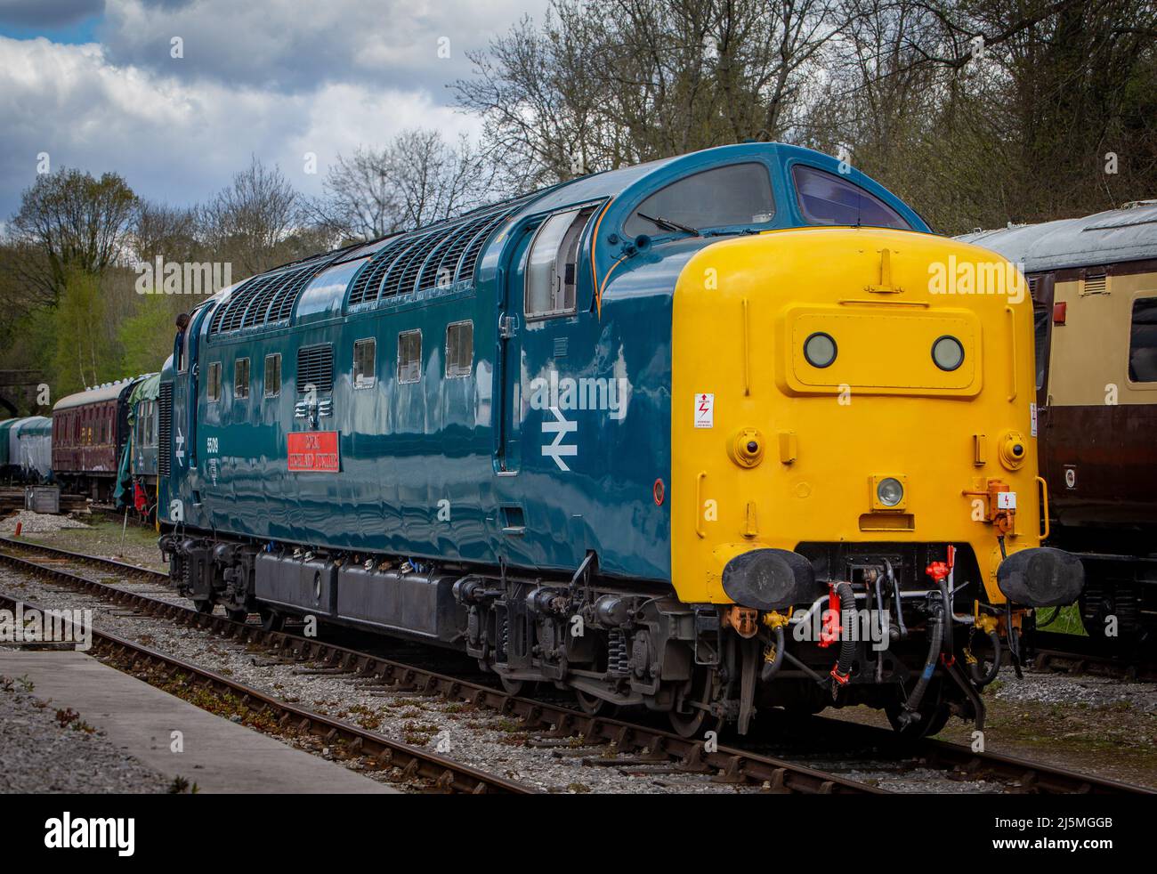 Former BR Class 55 "Deltic", 55019 named "Royal Highland Fusilier ...