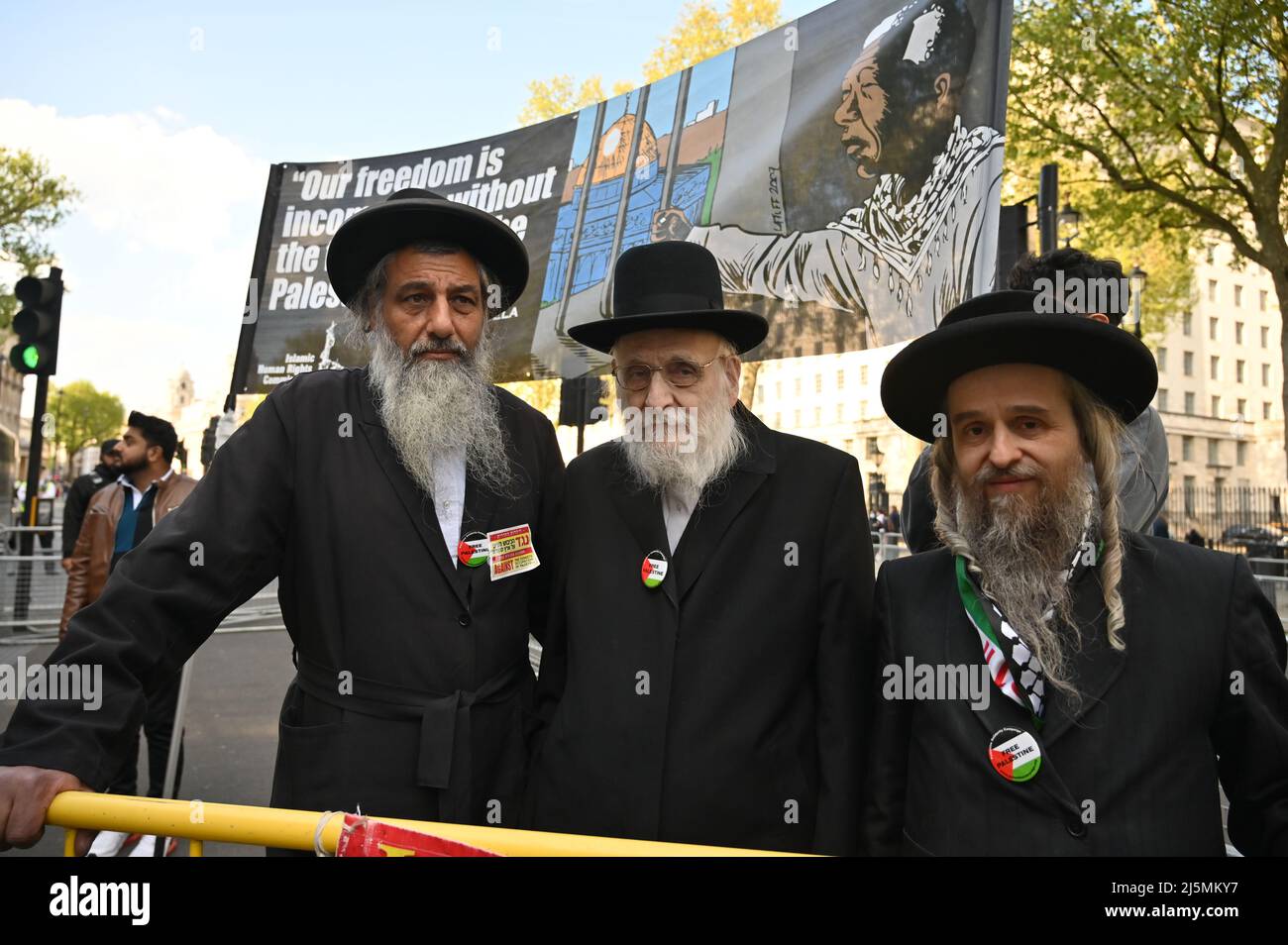 Orthodox rabbi uk hi-res stock photography and images - Alamy