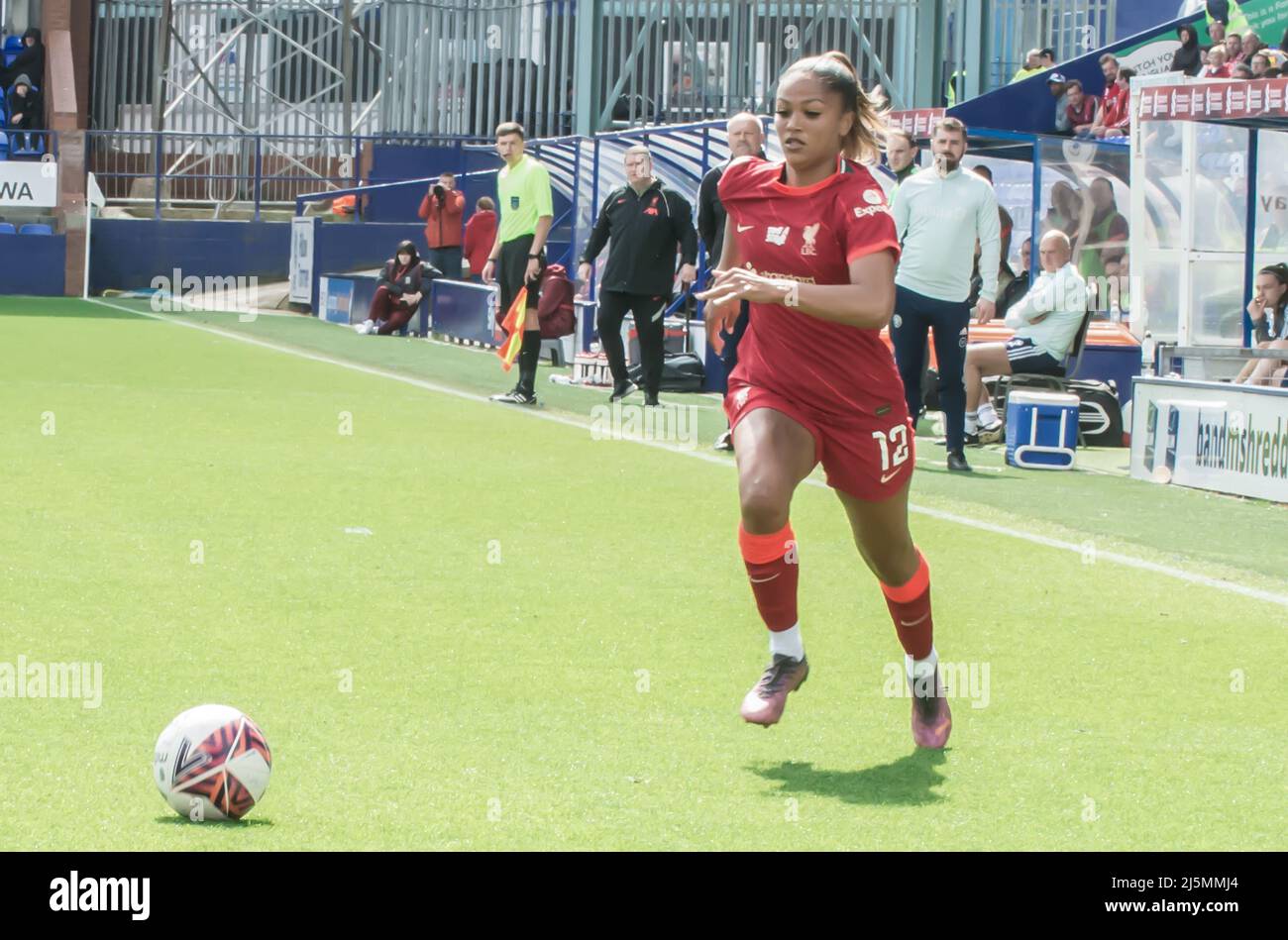 Taylor hinds liverpool fc hi-res stock photography and images - Alamy