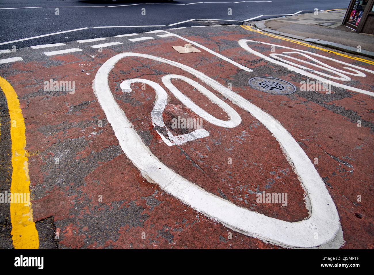 20mph zone hi-res stock photography and images - Alamy