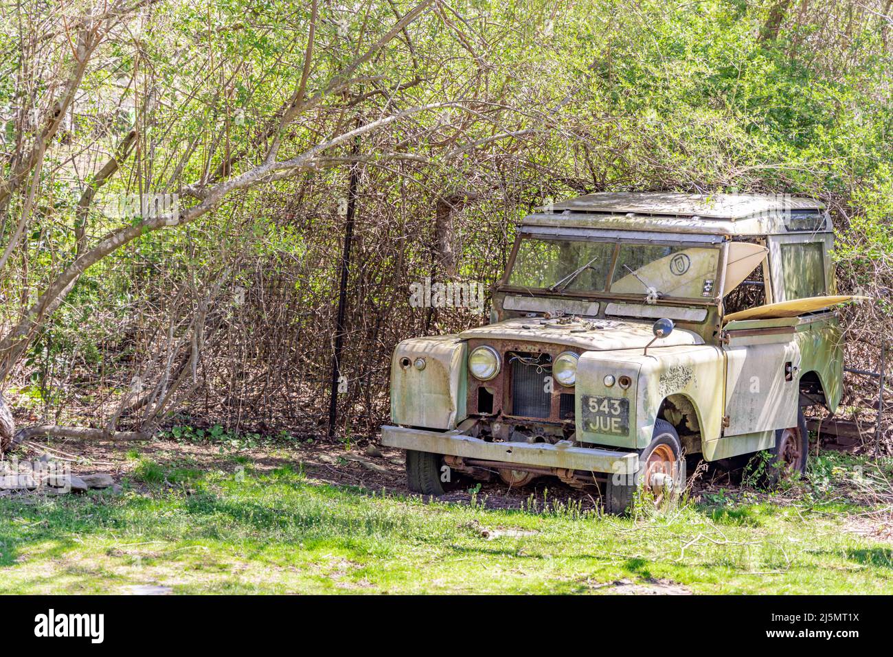 Old abandoned Range Rover filled with surf boards Stock Photo - Alamy